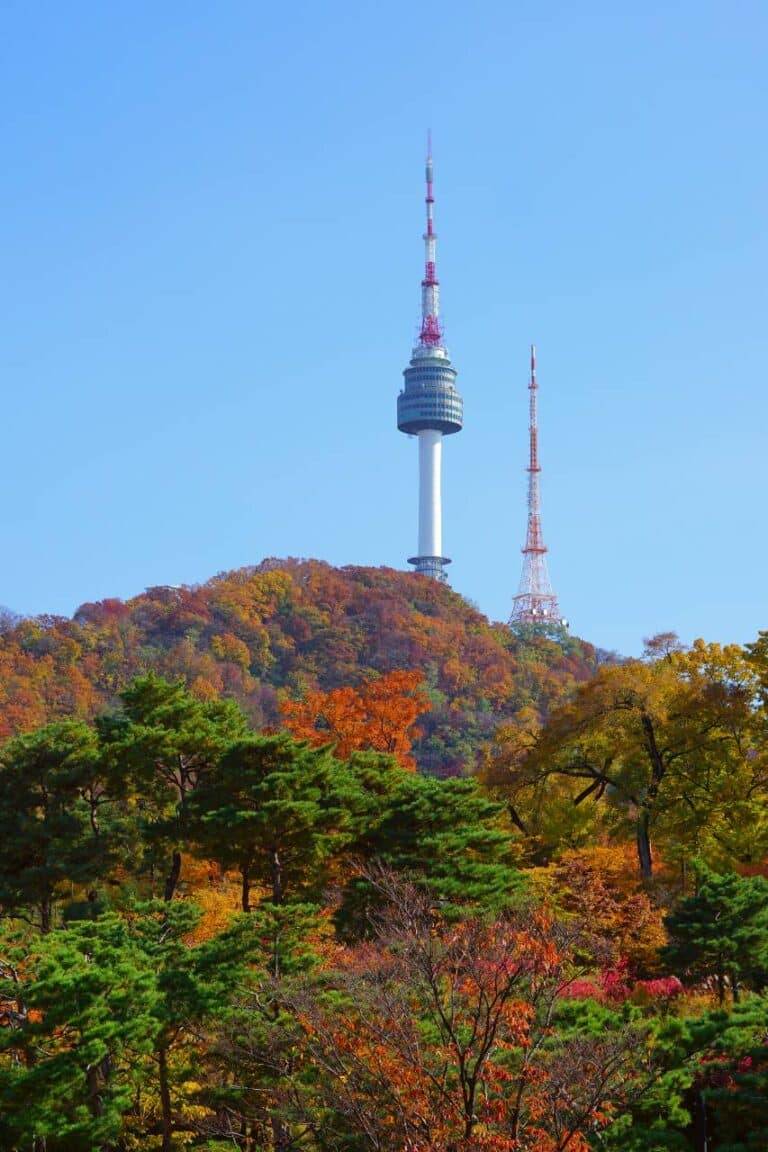 Autumn in Seoul and 22 EPIC Fall Foliage Destinations in Seoul